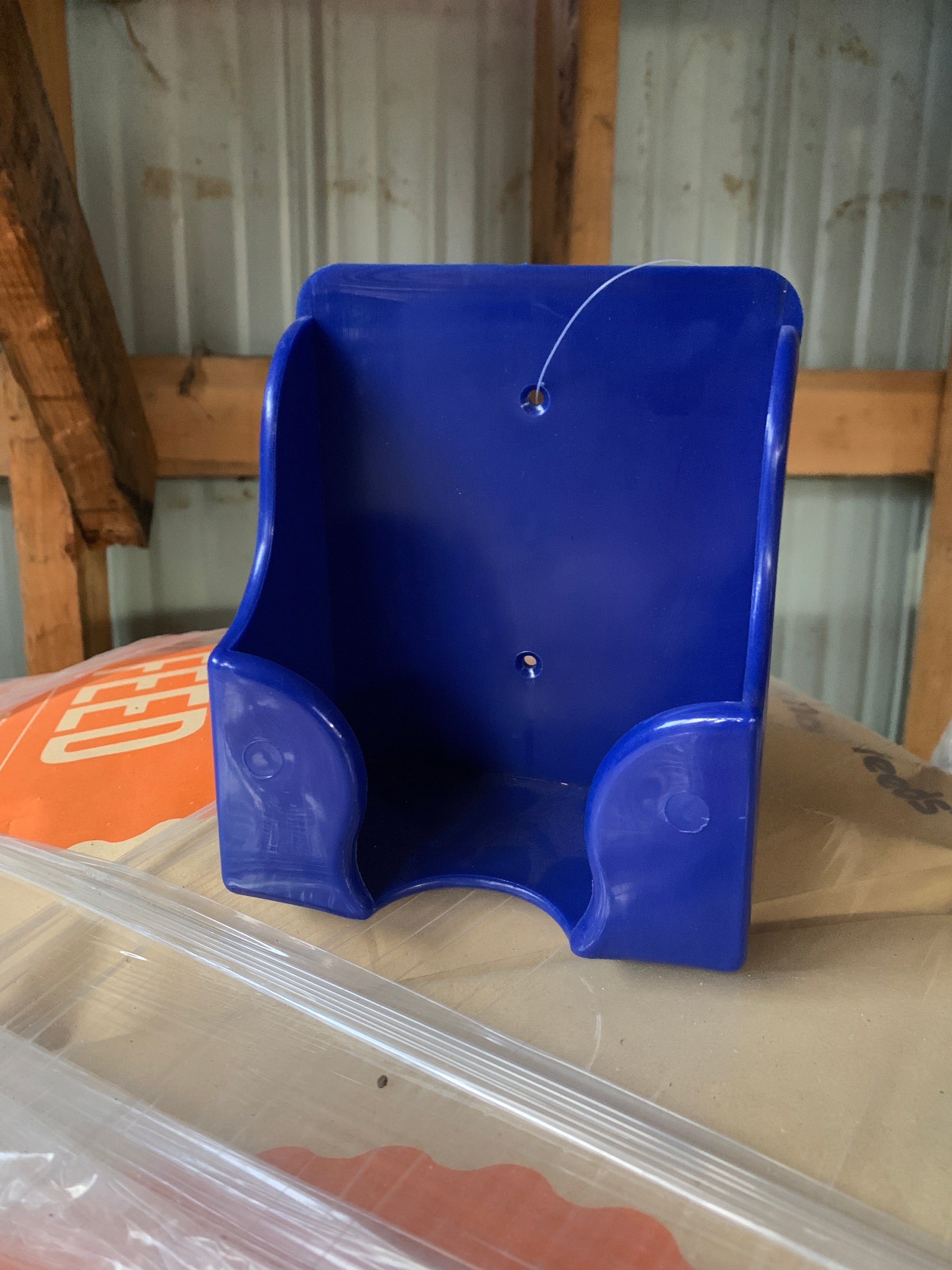Mini Salt Block Holder Plastic – SKC Farm Sales & Fencing